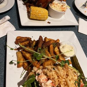 FAT LES ON KING - Updated July 2025 - 59 King Street W, Brockville ...