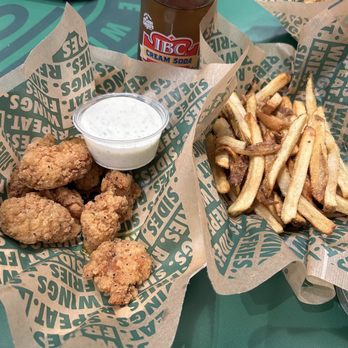 WINGSTOP - Updated August 2025 - 23 Photos & 14 Reviews - 808 Green ...