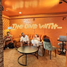 CENTRAL PERK CAFE - Updated September 2025 - 305 Photos & 84 Reviews ...