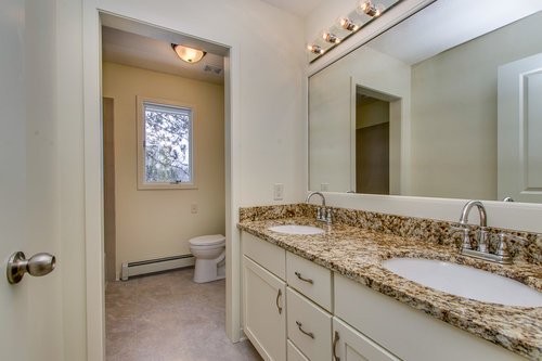 WHITE LILY RETREAT - 17 Photos - 11955 Lindstrom Ln, Lindstrom ...