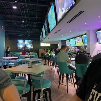 TROPHY CHEST SPORTS BAR AND CLUB - DALLAS - Updated October 2025 - 76 ...