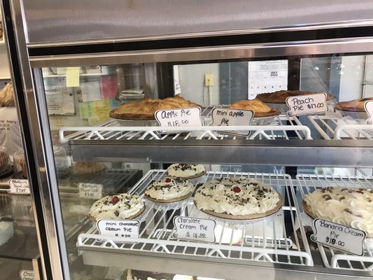 LE FAVORITE BAKERY - 44 Photos & 35 Reviews - 949-951 Namquid Dr ...
