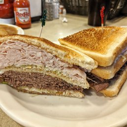 PLEASANT RIDGE CHILI - 141 Photos & 165 Reviews - 6032 Montgomery Rd ...