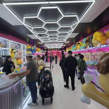 CLAW WORLD - Updated July 2024 - 225 Photos & 152 Reviews - 8665 W ...