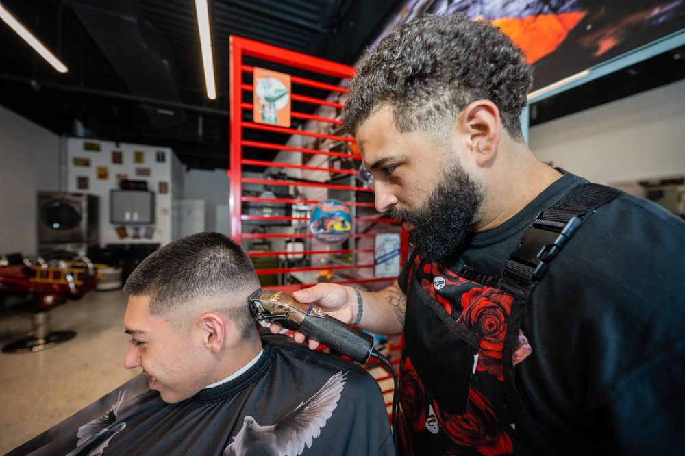 CISCO’S PITSTOP BARBERSHOP - Updated September 2024 - 61 Photos & 18 ...