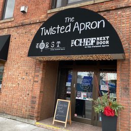 THE TWISTED APRON - Updated December 2025 - 148 Photos & 153 Reviews ...