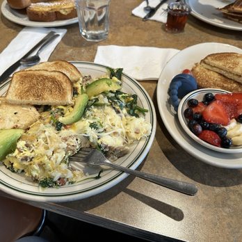 ISSAQUAH CAFE - Updated April 2025 - 583 Photos & 786 Reviews - 1580 NW ...