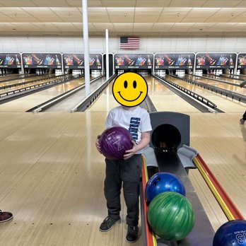 MERIDIAN BOWLING LANES - Updated December 2025 - 17 Photos & 39 Reviews ...