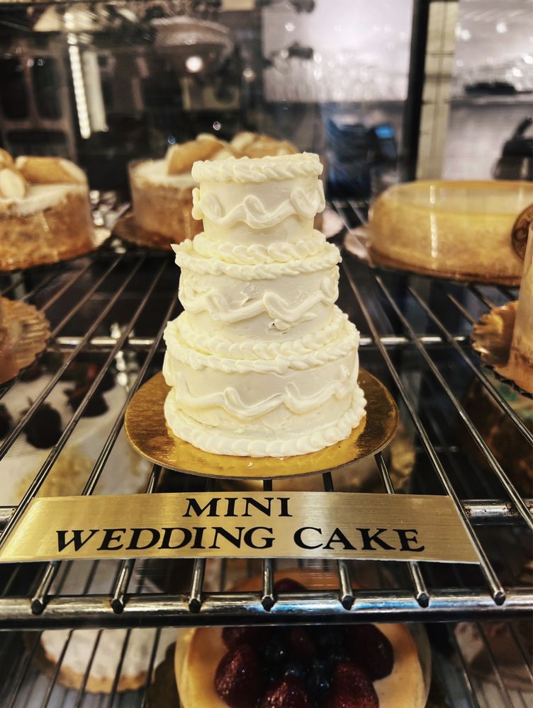 FERRARA BAKERY & CAFE - 2760 Photos & 1727 Reviews - 195 Grand St, New ...