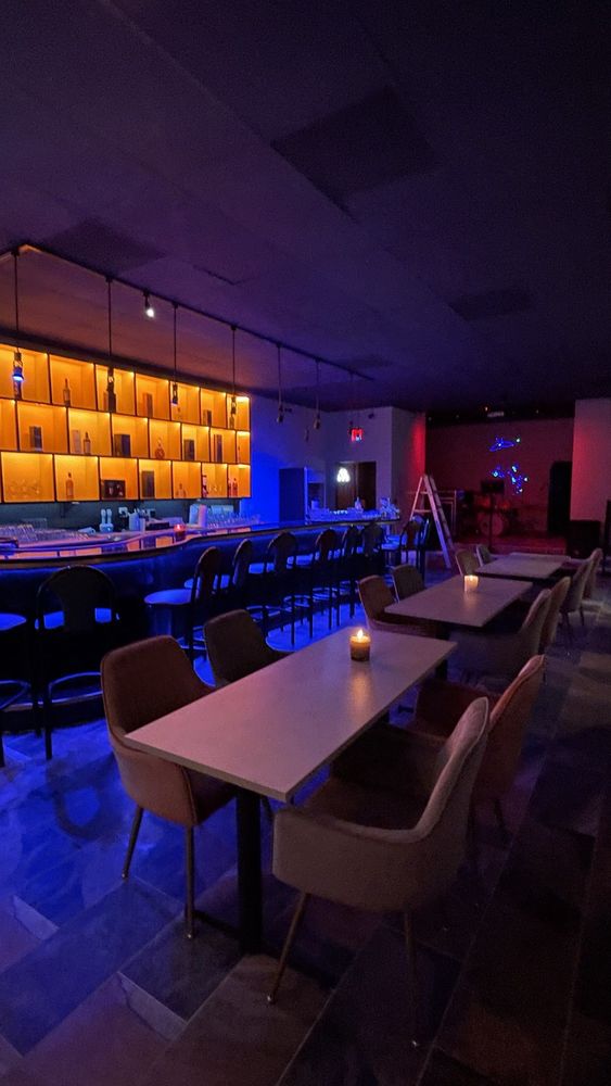 FOX LOUNGE BAR - Updated May 2026 - 14 Photos - 4054 W 3rd St, Los ...