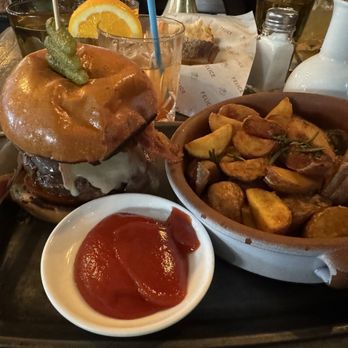 FELICE 83 - Updated October 2025 - 285 Photos & 380 Reviews - 1593 1st ...