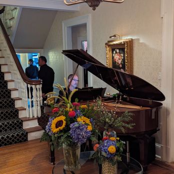 PETER SHIELDS INN & RESTAURANT - Updated December 2024 - 750 Photos ...