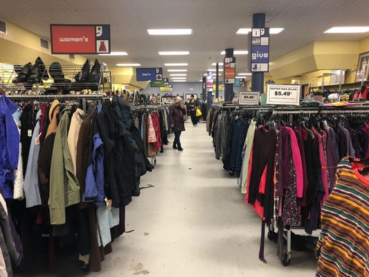 THE GOODWILL STORE - 22 Photos & 13 Reviews - Thrift Stores - 470 W ...