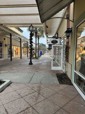 TANGER OUTLETS HOUSTON - Updated December 2025 - 119 Photos & 139 ...