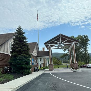 BEST WESTERN FISHKILL INN & SUITES - Updated October 2025 - 134 Photos ...