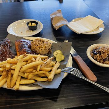 FOOD & FIRE BBQ-TAPHOUSE - Updated April 2024 - 158 Photos & 147 ...