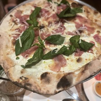 LUCALI - Updated October 2024 - 919 Photos & 865 Reviews - 1930 Bay Rd ...