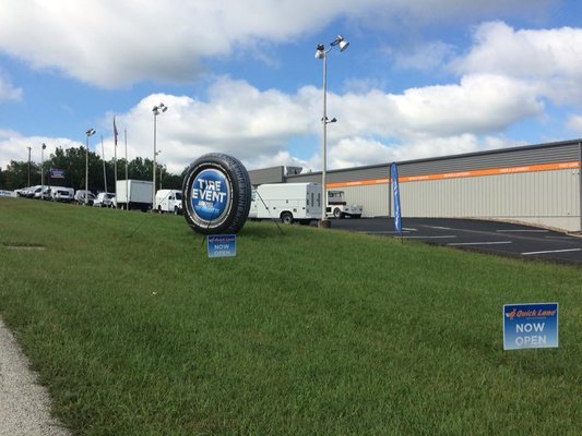 QUICK LANE TIRE & AUTO CENTER - Updated October 2025 - 41 Photos - 12821 State Route 21, De Soto ...