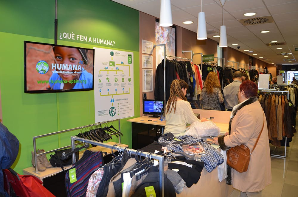 HUMANA - Carrer Creu Coberta, 110, Barcelona, Spain - Used, Vintage ...