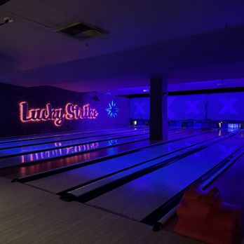 LUCKY STRIKE BELLEVUE - Updated October 2025 - 294 Photos & 599 Reviews ...