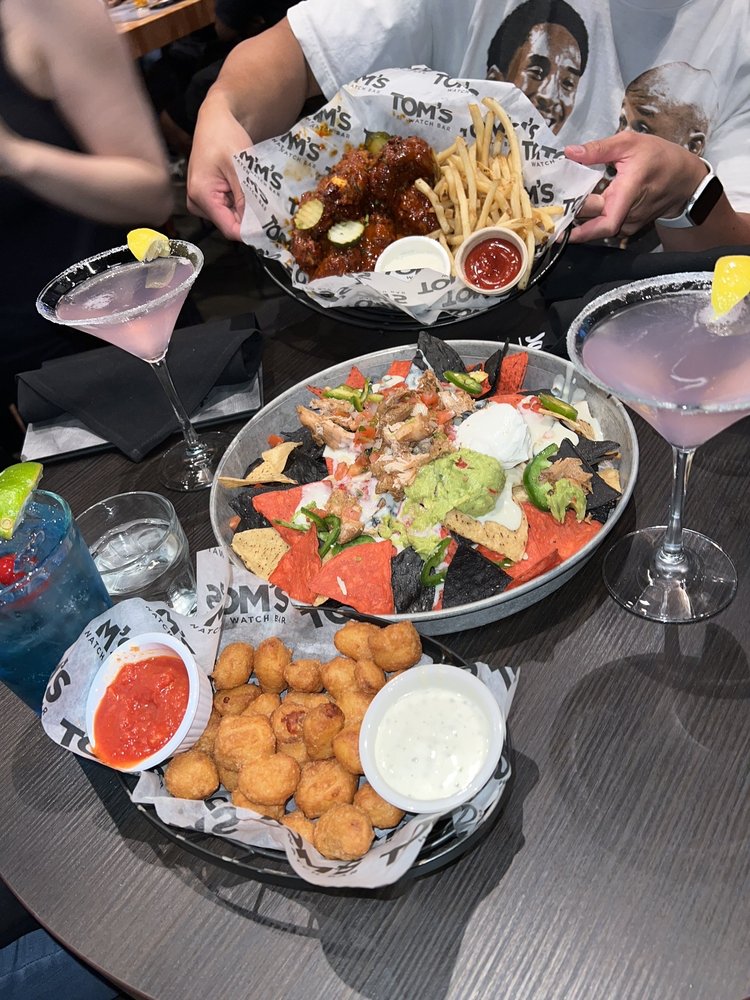 TOM’S WATCH BAR - MINNEAPOLIS - Updated January 2026 - 198 Photos & 188 ...