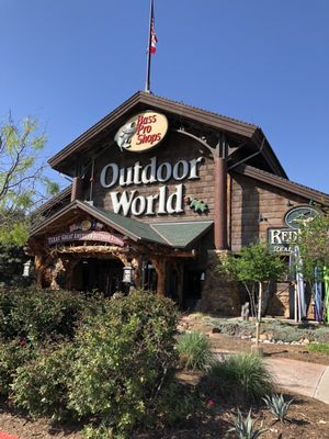 BASS PRO SHOPS 【157 Photos & 123 Reviews】 200 Bass Pro Dr, Round Rock ...