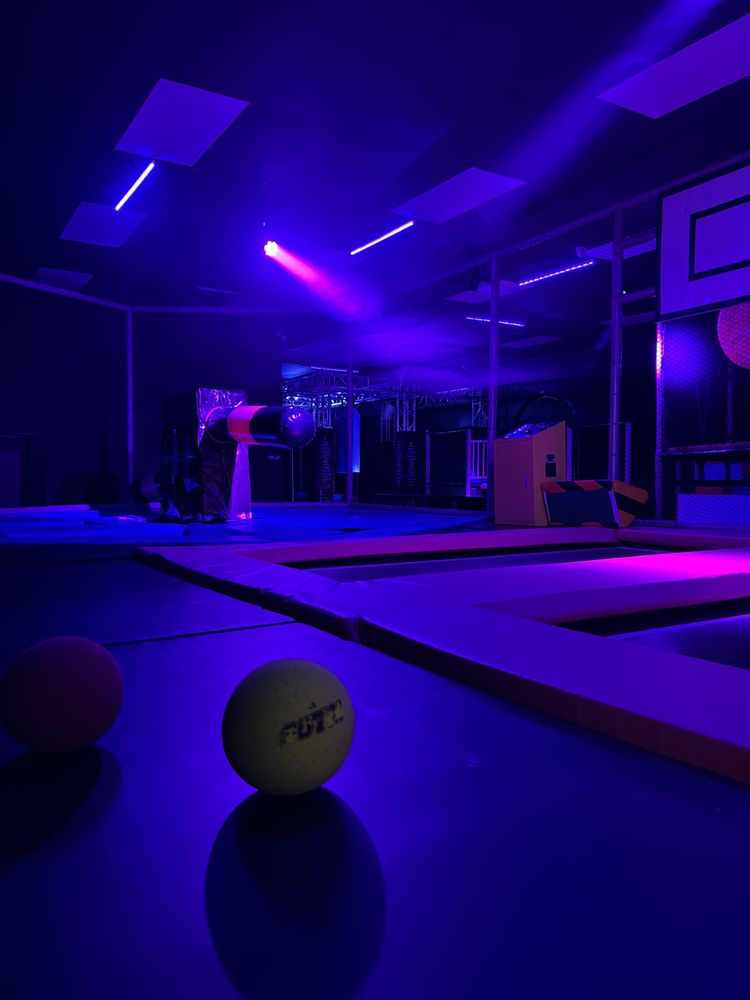 GLOWZ VIBE - 20 Photos - 11862 Balboa Blvd, Los Angeles, California ...