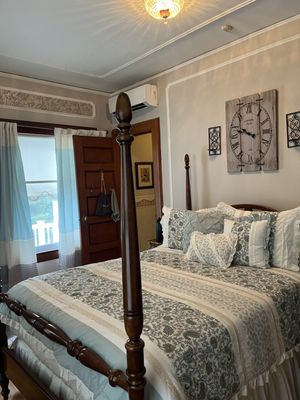 MATHIS HOUSE - Updated October 2025 - 236 Photos & 72 Reviews - 600 ...