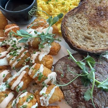 AERA - Updated March 2025 - 150 Photos & 40 Reviews - 8 Spadina Avenue ...