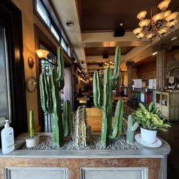 MARCELLO - Updated December 2025 - 391 Photos & 377 Reviews - 1404 ...