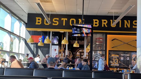 BOSTON LOGAN INTERNATIONAL AIRPORT - TERMINAL E - 56 Photos & 105 ...