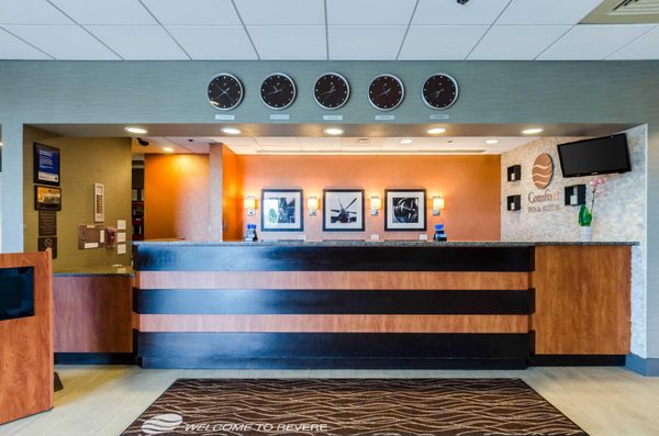 COMFORT INN & SUITES LOGAN INTERNATIONAL AIRPORT - Updated August 2024 ...