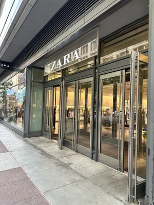 ZARA - Updated September 2025 - 63 Photos & 124 Reviews - 1 W Randolph ...