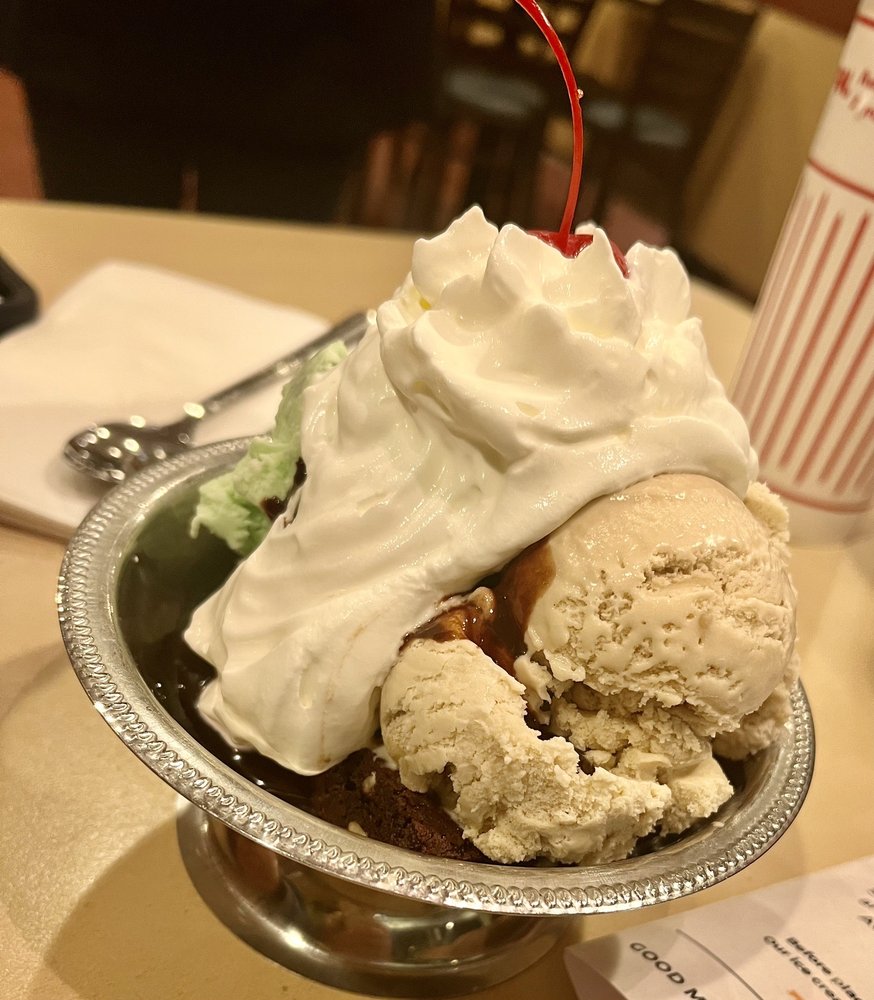 NEWPORT CREAMERY - Updated May 2026 - 44 Photos & 71 Reviews - 1256 ...