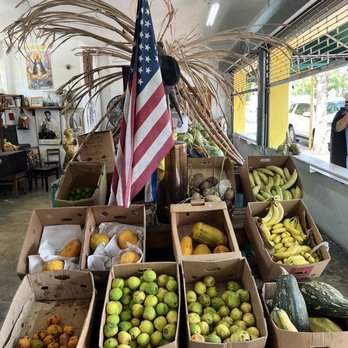 LOS PINARENOS FRUTERIA - Updated October 2025 - 247 Photos & 102 ...