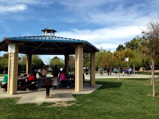 THILLE PARK - Updated December 2025 - 22 Photos - 5400 Thille St ...