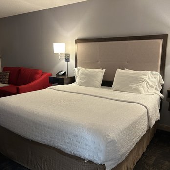 HAMPTON INN BOSTON-LOGAN AIRPORT - Updated June 2024 - 107 Photos & 133 ...