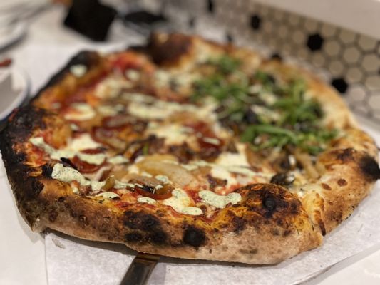 THE HALL’S PIZZA KITCHEN - Updated July 2024 - 798 Photos & 630 Reviews ...