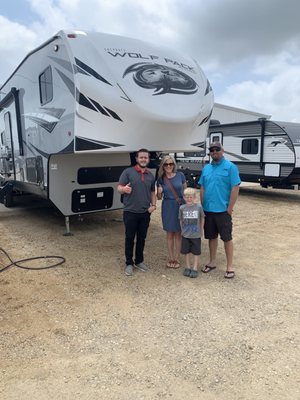 FUN TOWN RV DALLAS - Updated October 2025 - 33 Photos & 68 Reviews ...