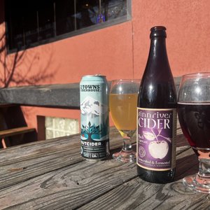 THE BIÈRE LIBRARY - 11 Photos & 17 Reviews - 151 NW Monroe Ave ...
