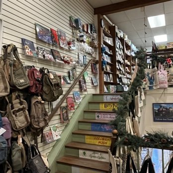 FIRESIDE BOOK SHOP - Updated September 2025 - 50 Photos & 25 Reviews ...