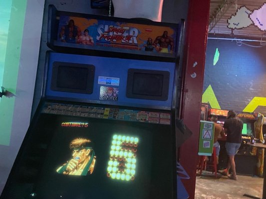 THE MAX RETROPUB - Updated July 2025 - 118 Photos & 107 Reviews - 114 S ...