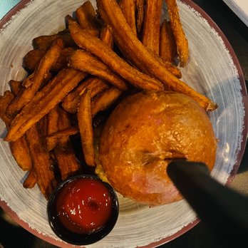 BOOKMAKERS BURGERS BOURBON BREWS - Updated March 2025 - 171 Photos ...