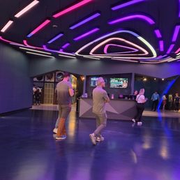 LEVEL 99 - Updated October 2025 - 49 Photos & 11 Reviews - 1961 Chain ...