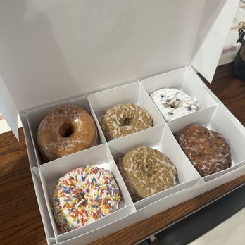 BEACON DOUGHNUTS - Updated November 2025 - 588 Photos & 274 Reviews ...