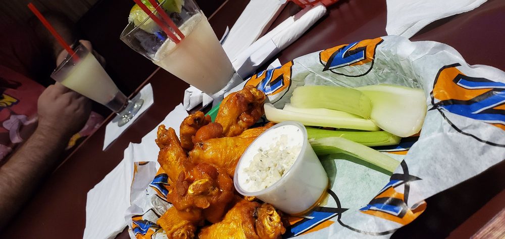 ZIPPS SPORTS GRILL - 226 Photos & 351 Reviews - 1860 E Warner Rd, Tempe ...