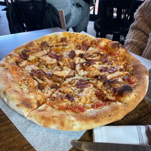 THE HALL’S PIZZA KITCHEN - 678 Photos & 511 Reviews - 1004 N Hudson Ave ...