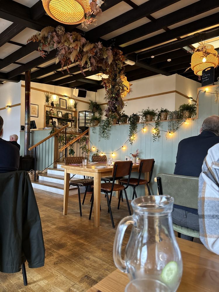 THE PIER CAFE - Updated August 2025 - 28 Photos - Lochside, Lairg ...