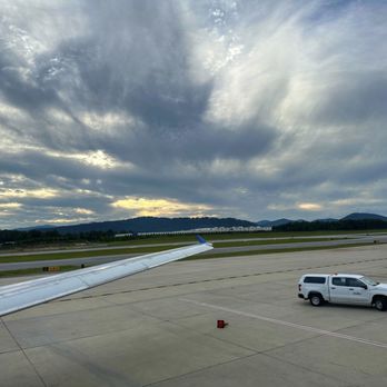 ASHEVILLE REGIONAL AIRPORT - Updated January 2025 - 203 Photos & 251 ...