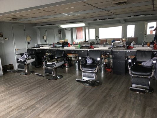 GORDON’S BARBER SHOP - Updated January 2026 - 22 Photos - 4918 Eastman ...